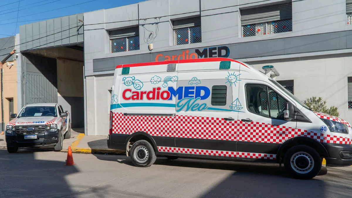 Cardiomed incorporó una ambulancia neonatal y una incubadora portátil - CardioMED